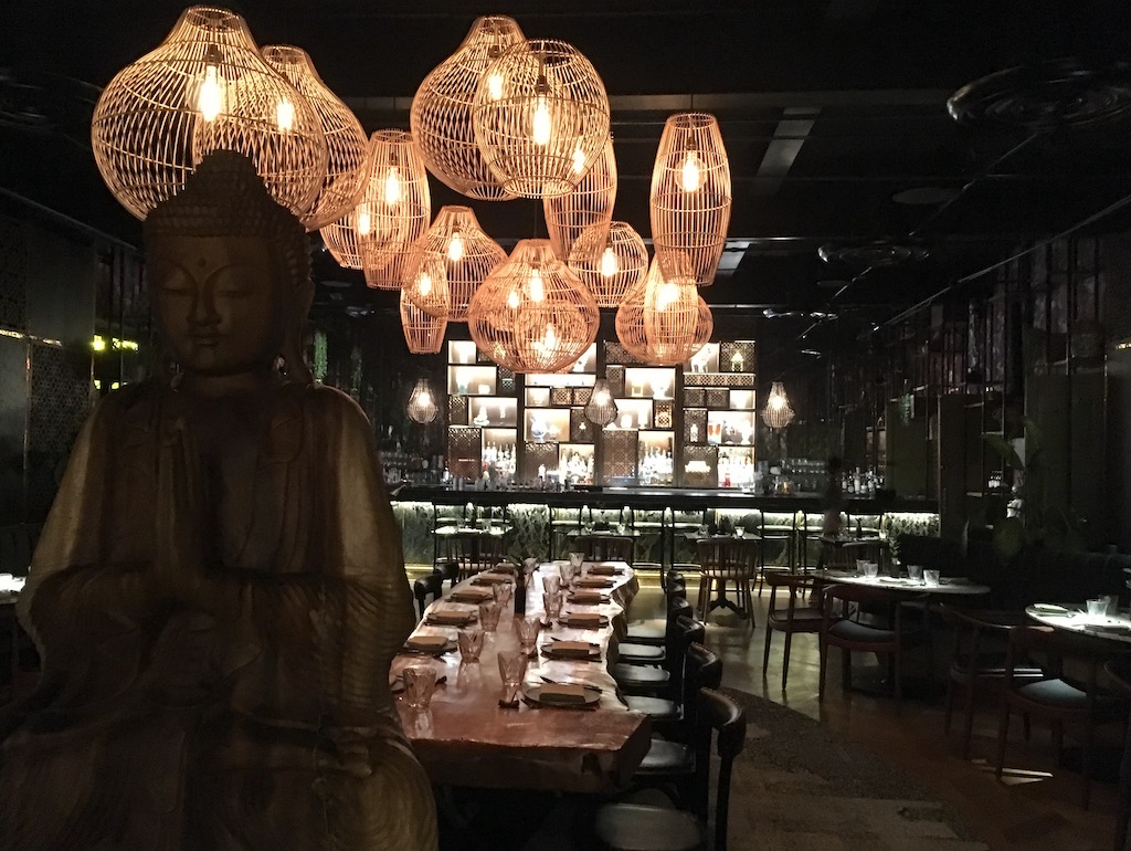 A Food Crawl through Live Aqua Urban Resort SMA – Julia Eats